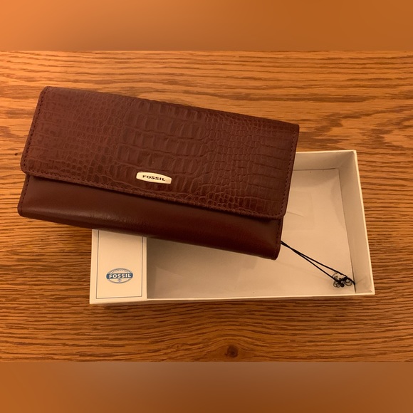 Fossil | Bags | Fossil Leather Checkbook Clutch Wallet With Pen Brown ...